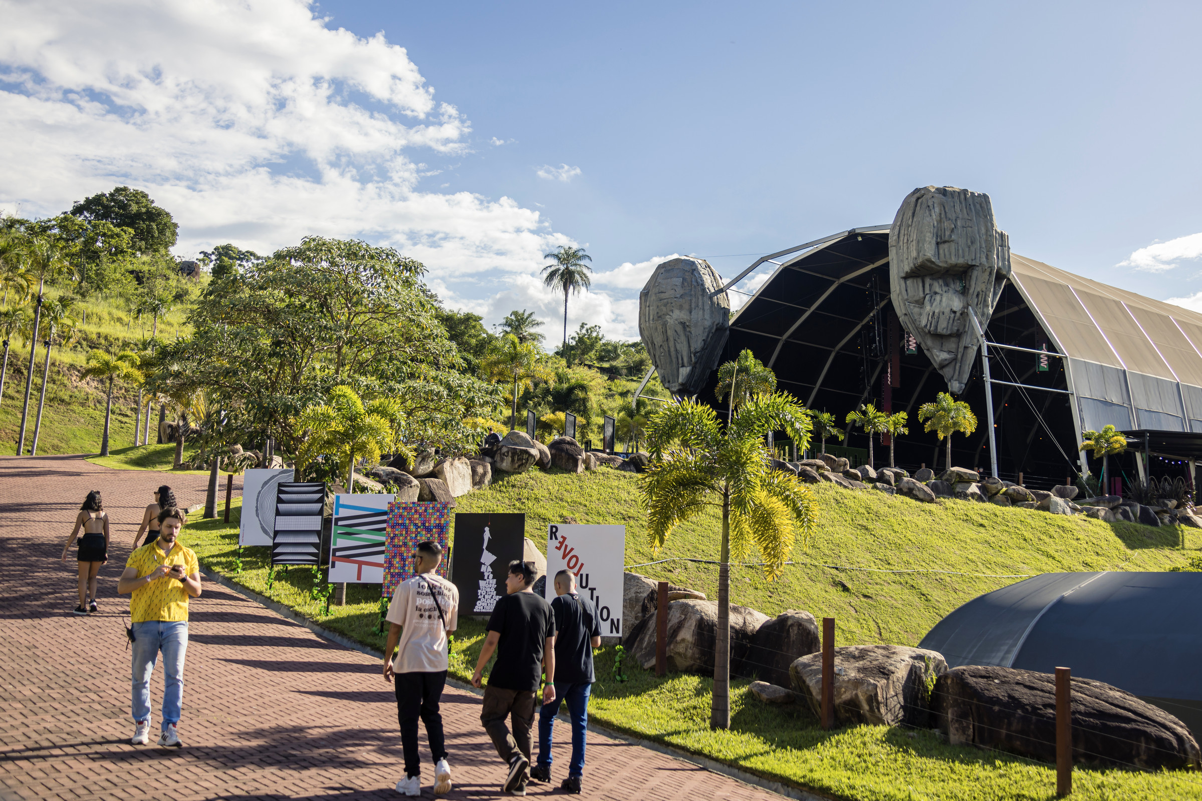 “Peace?”, 2018, by Studio Mut for The world in you - typo/graphic posters